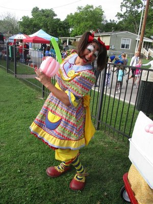 DAISY BEE & FRIENDS - Updated October 2025 - San Antonio, Texas ...