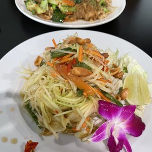 MON THAI - 56 Photos & 10 Reviews - 750 Santa Fe Dr, Denver, Colorado ...