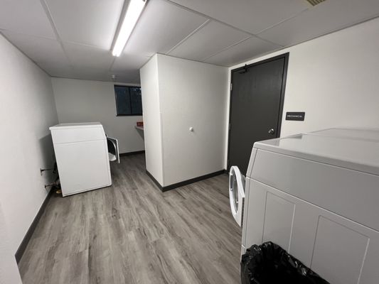 FIELD STATION - Updated December 2025 - 58 Photos & 42 Reviews - 889 N ...