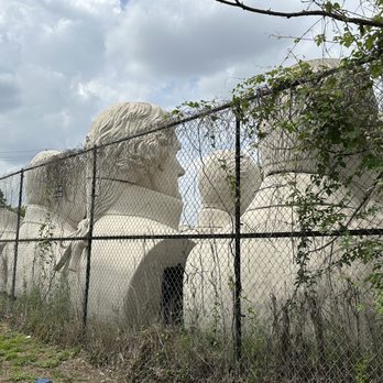 GIANT PRESIDENT HEADS - Updated March 2026 - 15 Photos - 2401 Nance St ...