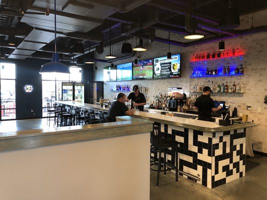 BACK 9 GOLF & ENTERTAINMENT - 131 Photos & 53 Reviews - 1415 Drover St ...