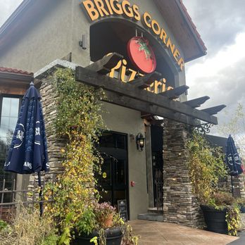 BRIGGS CORNER PIZZERIA - Updated September 2025 - 124 Photos & 286 ...