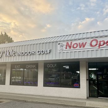 THE 19TH HOLE - Updated January 2026 - 21 Photos - 240 S Highland Ave ...