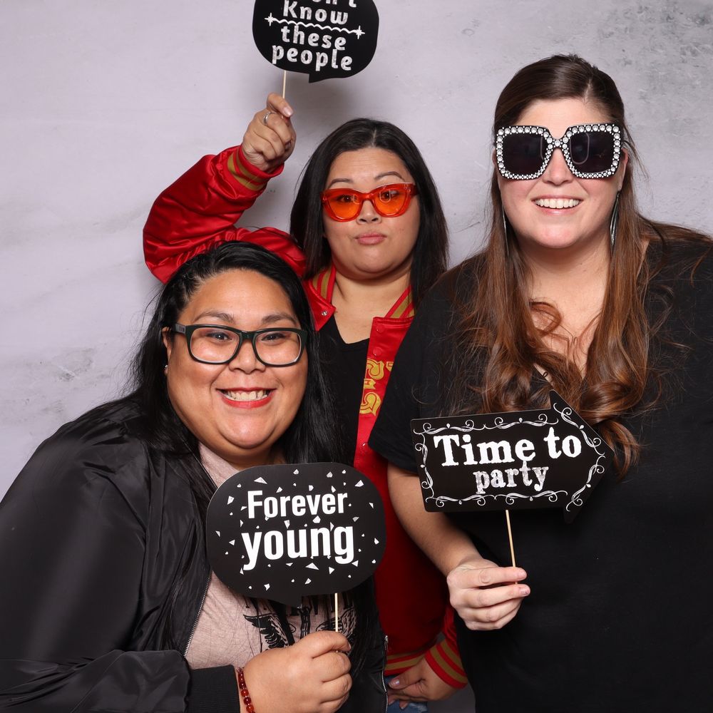 VIBE & POSE PHOTO BOOTH - Updated April 2025 - 10 Photos - Sacramento ...