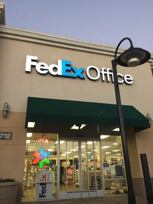 FEDEX OFFICE PRINT & SHIP CENTER - Updated December 2025 - 52 Photos ...