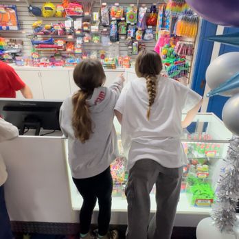 FOUNTAIN VALLEY SKATING CENTER - 258 Photos & 454 Reviews - 9105 ...