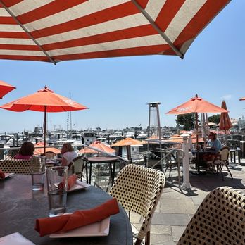 FRESH SALT - Updated July 2025 - 444 Photos & 417 Reviews - 2 Bridge St ...