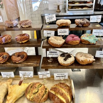 VIO HANDCRAFTED PASTRIES - Updated November 2024 - 261 Photos & 111 ...