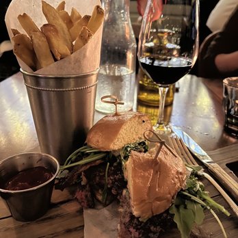 ROYAL HEN - Updated August 2024 - 345 Photos & 336 Reviews - 311 Marine ...