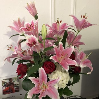 ARTSY FLORA FLORAL BOUTIQUE - UPPER EAST SIDE - Updated December 2025 ...