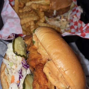 THE KLUCKIN CHICKEN - Updated August 2024 - 85 Photos & 110 Reviews ...