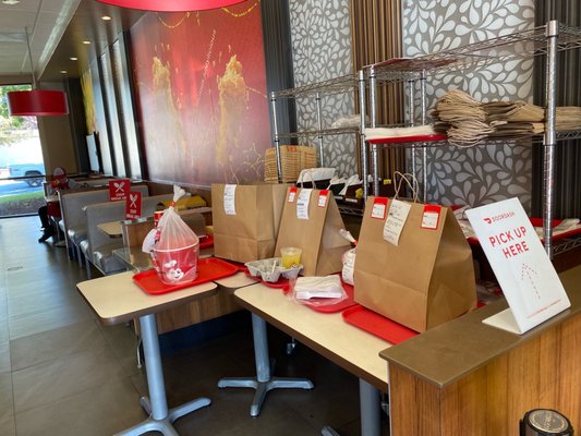 JOLLIBEE - Updated August 2025 - 513 Photos & 535 Reviews - 2008 Tully ...