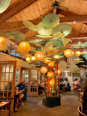 THE TREE HOUSE TAVERN & BISTRO - 1393 Photos & 712 Reviews - 1094 ...