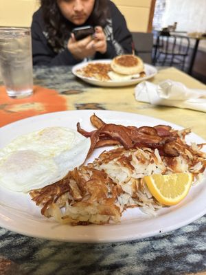 MERIDIAN CAFE - Updated October 2025 - 180 Photos & 220 Reviews - 213 N ...