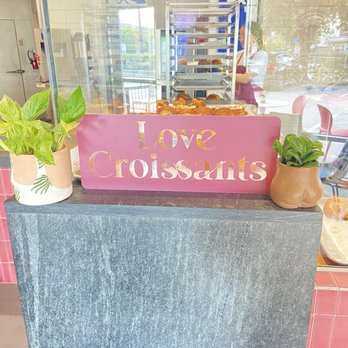 LOVE CROISSANTS - Updated December 2024 - 149 Photos & 72 Reviews ...