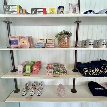 DELLA COFFEE - Updated July 2024 - 93 Photos & 23 Reviews - 1000 W Gray ...