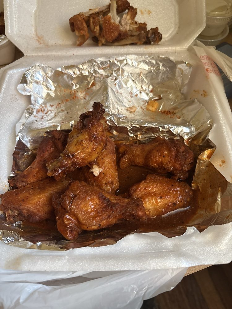 WINGS R KING - Updated October 2025 - 23 Photos - 1137 Arkadelphia Rd ...