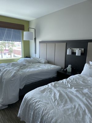 HOLIDAY INN EXPRESS & SUITES PHOENIX DWTN - STATE CAPITOL - Updated ...