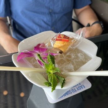 TOPSIDE AT THE BEACON - Updated October 2025 - 173 Photos & 127 Reviews ...