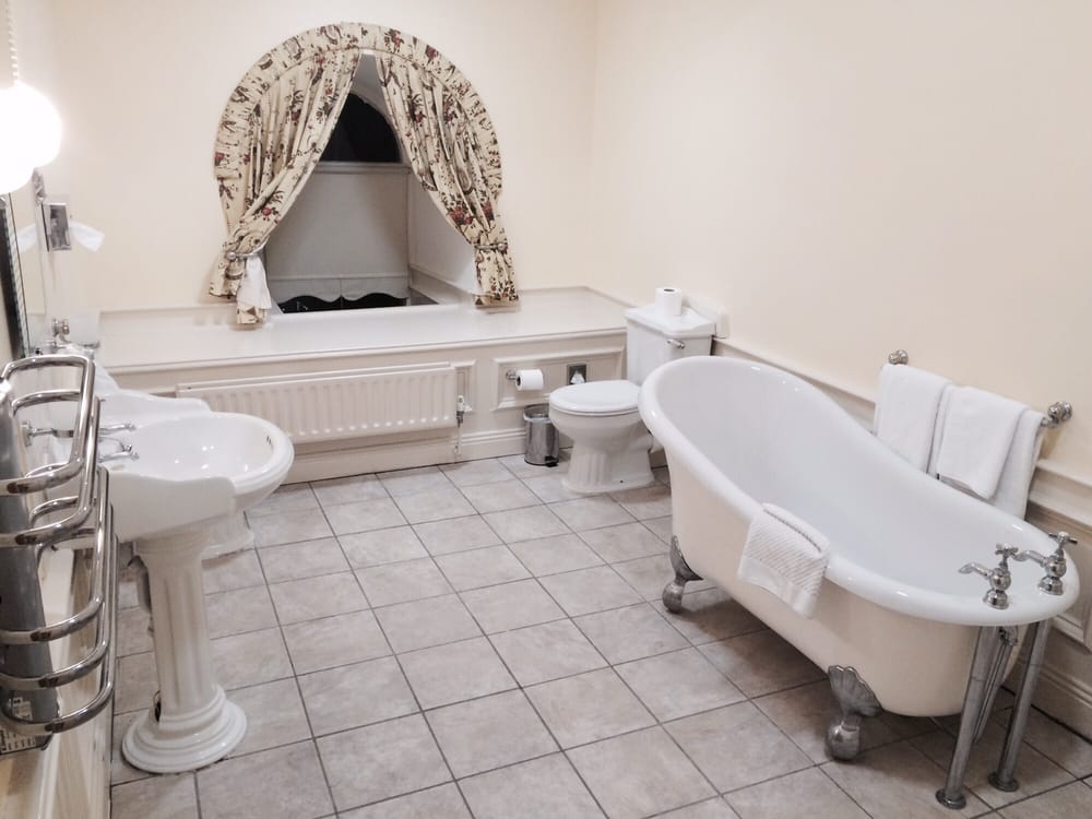 CELBRIDGE MANOR HOTEL - Updated July 2025 - 16 Photos - Clane Road ...