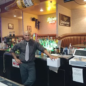 TROPHY CHEST SPORTS BAR AND CLUB - DALLAS - Updated July 2025 - 76 ...