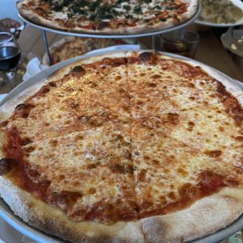 SQUAN TAVERN - Updated April 2025 - 90 Photos & 186 Reviews - 15 Broad ...