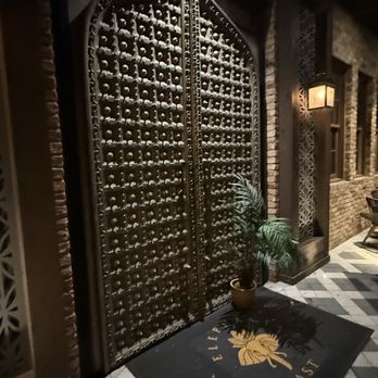 ELEPHANT EAST - Updated March 2025 - 557 Photos & 239 Reviews - 2823 ...