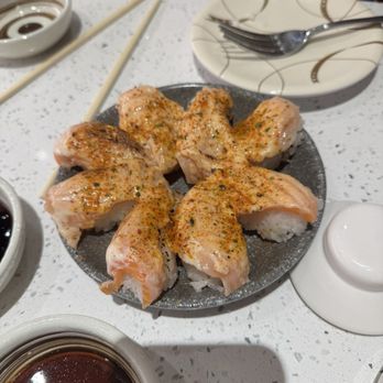 UZU REVOLVING SUSHI - Updated December 2025 - 776 Photos & 589 Reviews ...