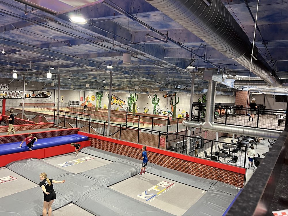 KTR - AHWATUKEE - Updated November 2025 - 28 Photos & 23 Reviews - 5031 ...