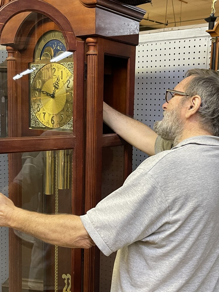 CLOCKS ON TIME - Updated October 2025 - 17 Photos - 316 N Broadway ...