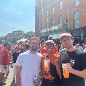 PICKLES PUB - Updated October 2024 - 306 Photos & 438 Reviews - 520 ...