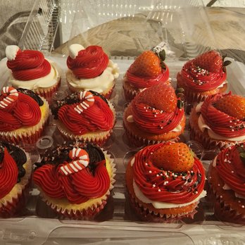 DIVINE GOURMET CUPCAKES - Updated November 2025 - 49 Photos & 18 ...