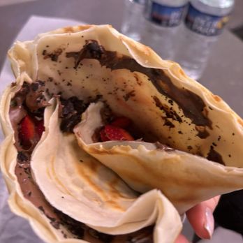 CREPEAWAY - Updated June 2025 - 371 Photos & 564 Reviews - 2001 L St NW ...