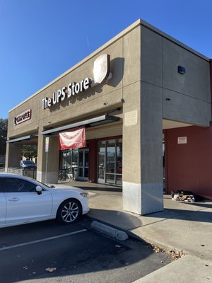 THE UPS STORE - Updated December 2025 - 45 Photos & 69 Reviews - 1731 ...