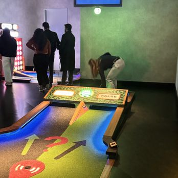 PUTTSHACK - BOSTON - Updated October 2025 - 444 Photos & 251 Reviews - 58 Pier 4 Blvd, Boston ...