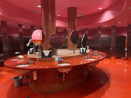 PALLADIUM TIMES SQUARE - Updated October 2025 - 33 Photos & 31 Reviews ...