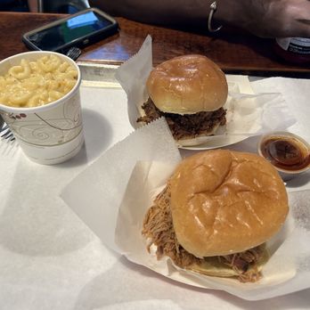 SMOKESHOW BARBEQUE - Updated November 2024 - 71 Photos & 271 Reviews ...