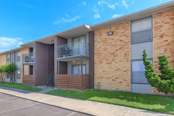 THE POINTE APARTMENT HOMES - Updated October 2025 - 1901 Rodd Field Rd ...