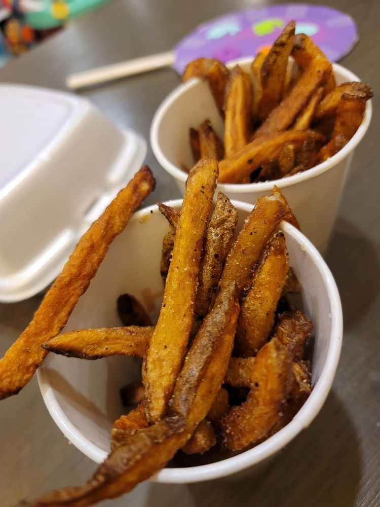 MOOYAH BURGERS, FRIES & SHAKES - 82 Photos & 87 Reviews - 251 Pittman ...