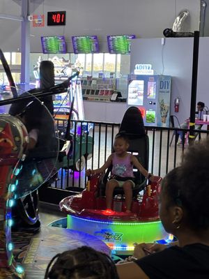 FLIP FACTORY ZONE - Updated December 2025 - 29 Photos - 5422 Forest Dr ...