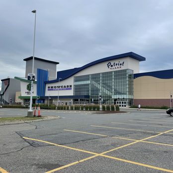 SHOWCASE CINEMA DE LUX PATRIOT PLACE - Updated January 2026 - 76 Photos ...