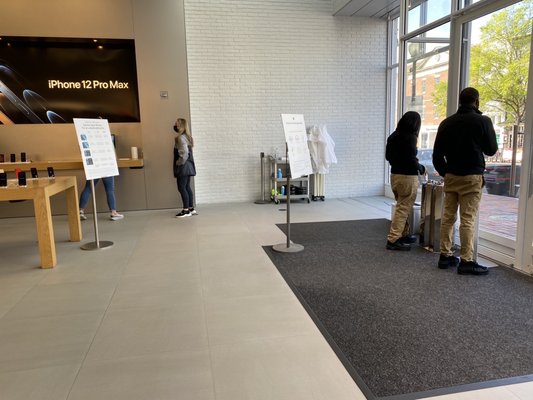 APPLE GEORGETOWN - Updated April 2025 - 62 Photos & 332 Reviews - 1229 ...