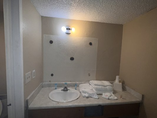 RODEWAY INN & SUITES - Updated January 2026 - 145 Photos & 66 Reviews ...