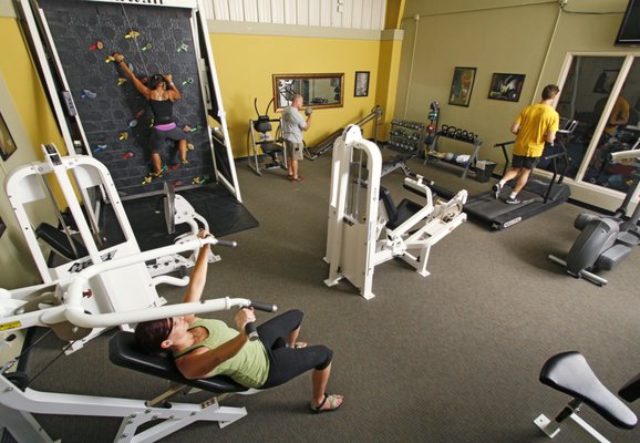 UPPER LIMITS ROCK CLIMBING GYM - MARYLAND HEIGHTS - 26 Photos & 29 ...