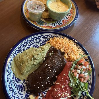 MOLE MOLE - Updated April 2025 - 137 Photos & 162 Reviews - 2231 NE ...