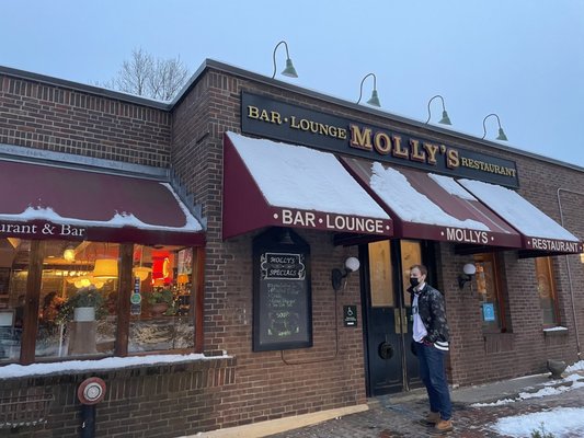 MOLLY’S RESTAURANT & BAR - Updated December 2025 - 307 Photos & 570 ...