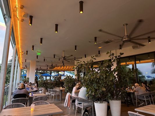 OCEANIC - Updated May 2025 - 1403 Photos & 1093 Reviews - 250 North ...