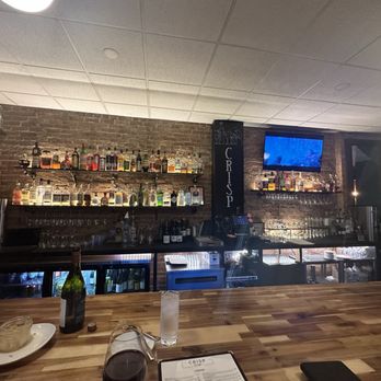 CRISP ROCHESTER - Updated June 2024 - 301 Photos & 161 Reviews - 819 S ...