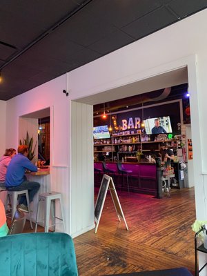 POUNDS - Updated July 2025 - 131 Photos & 139 Reviews - 6 Broadway N ...