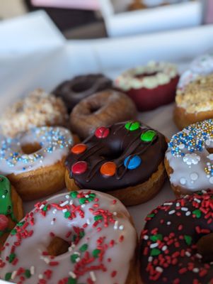 SESAME DONUTS - Updated August 2024 - 117 Photos & 84 Reviews - 3231 S ...